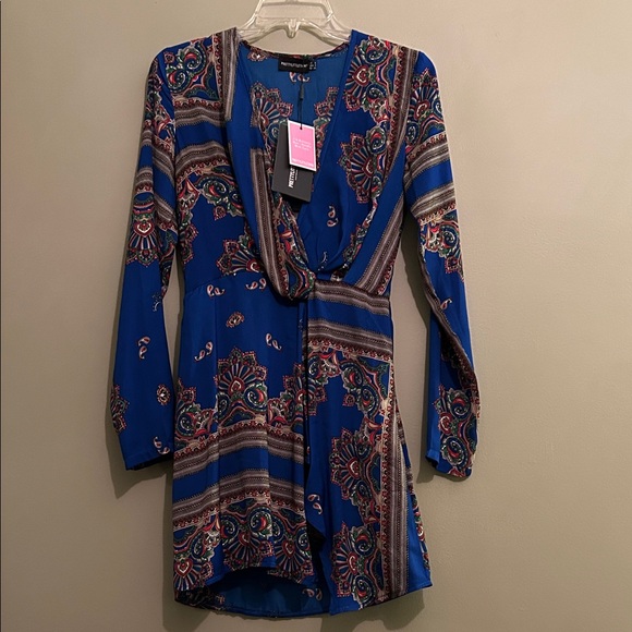 PrettyLittleThing | Dresses | Prettylittlething Vibrant Blue Paisley ...
